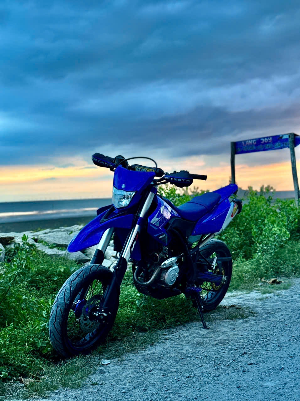 Khám Phá WR155 Motard - Dual Sport